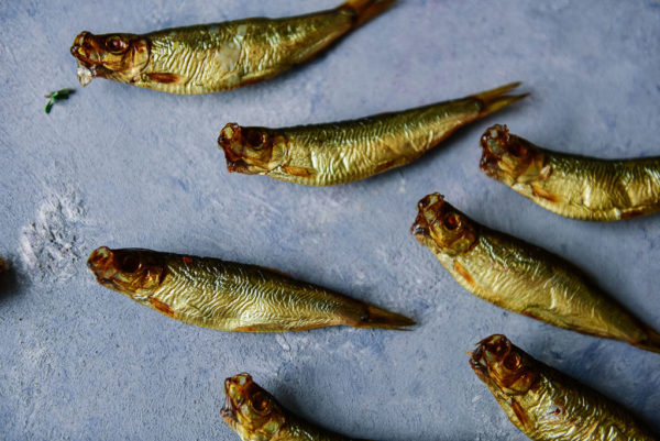 Kieler Sprotten mit Paprika und Creme fraiche - Stulle auf the Week!